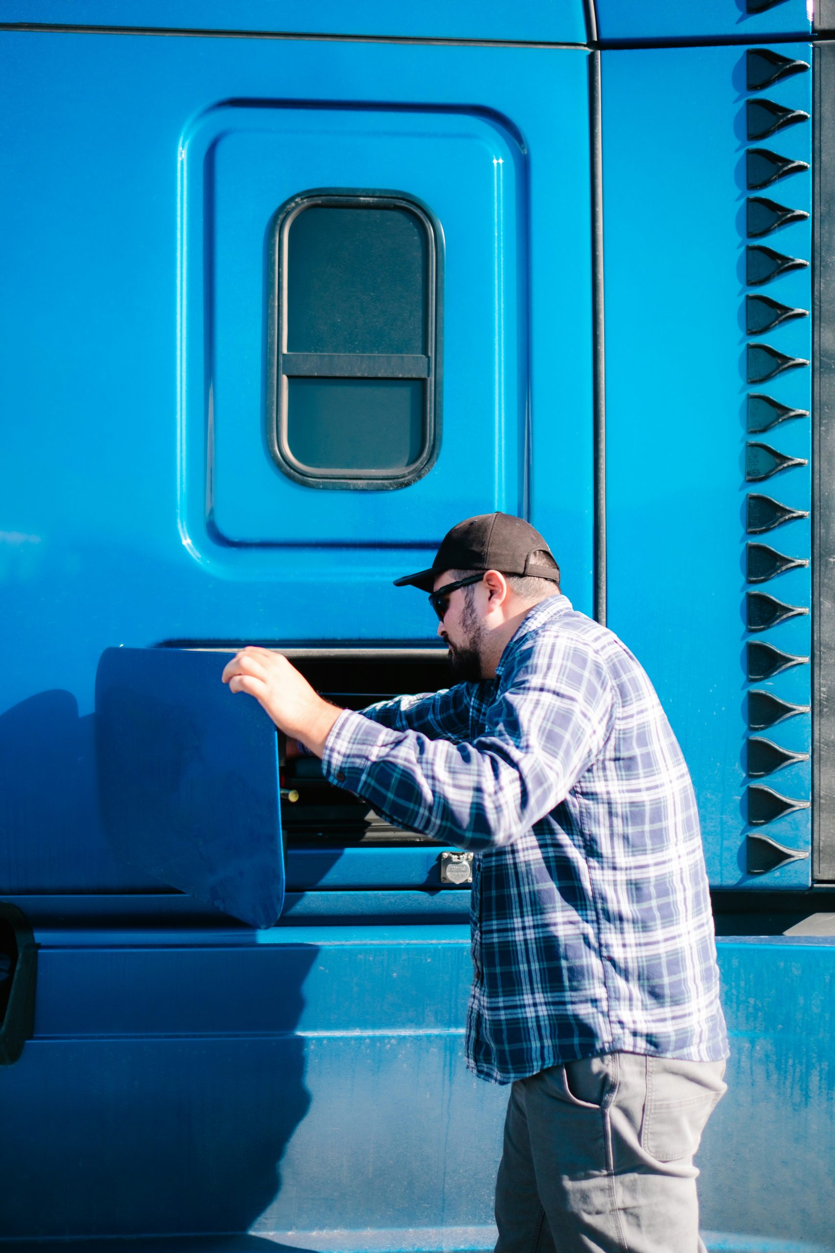 Looking for Hot Shot Trucking Jobs in Texas? Read This First!