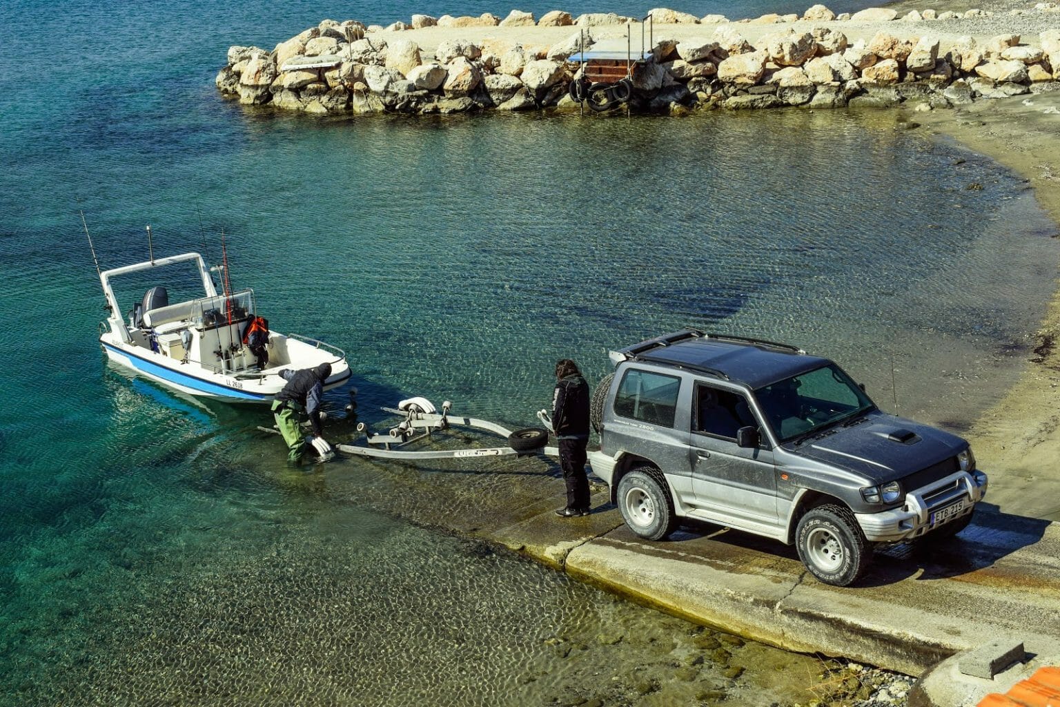 How to Pick the Right Vehicle to Tow Your Boat? Top Tips
