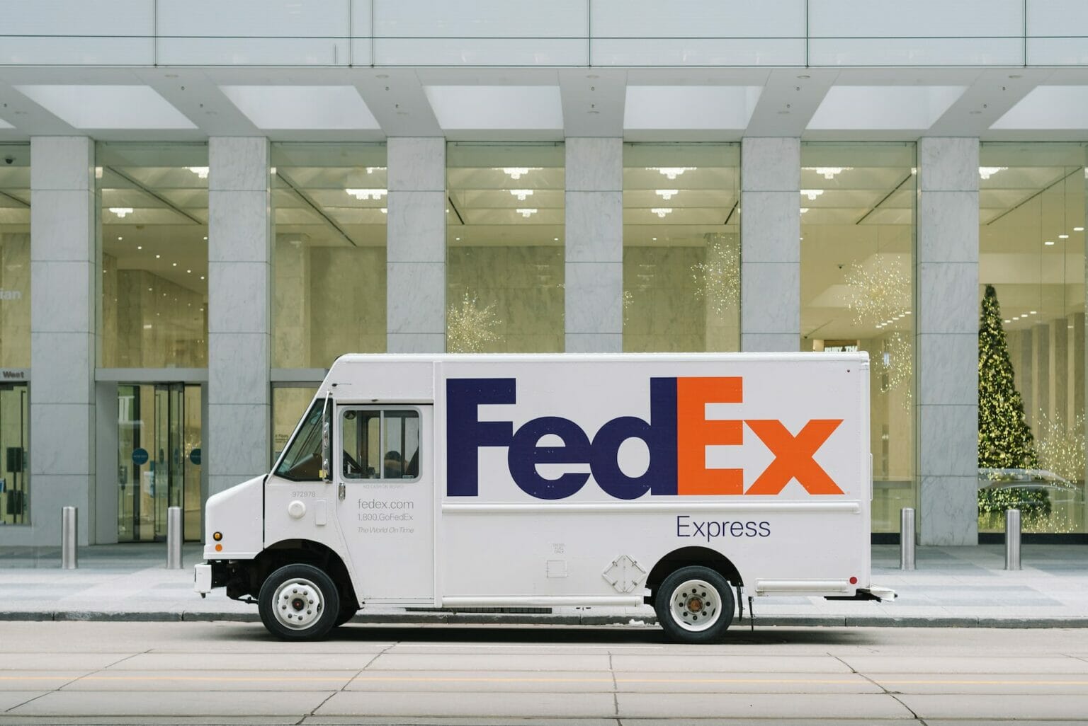 What to Know About FedEx Pet Shipping - CitizenShipper Blog